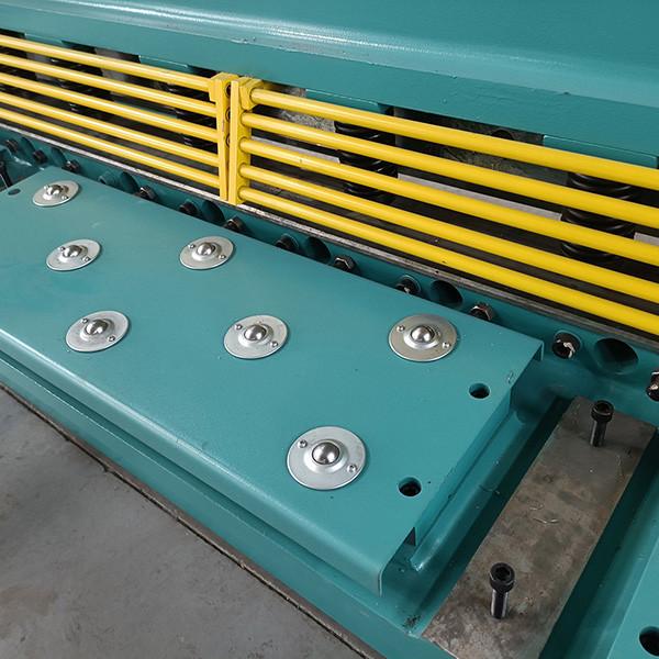 High Standard Safe Reliable Cnc Guillotine Shearing Machine For Machine Building 6x3200mm