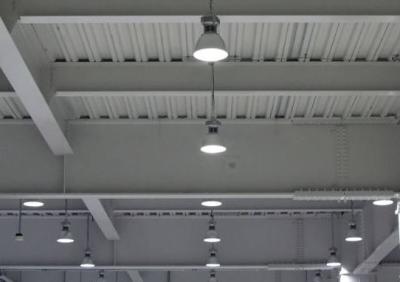 Cina La nuova alta baia piacevole di forma 150W LED si accende per il magazzino, la fabbrica, supermercato in vendita