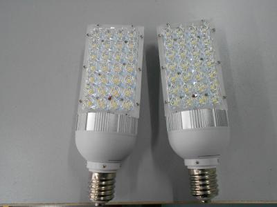 中国 屋外 LED ランプ 28W LED の街路照明 3000K は白い RoHS を承認しました暖めます 販売のため
