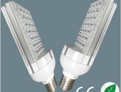 中国 28W 2240lm のコンパクト LED の街灯の球根の超明るい光源 販売のため