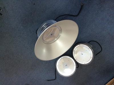 China 70W - 200W llevó el alto tipo cuerpo de aluminio de la aleta de la iluminación de la bahía del disipador de calor en venta