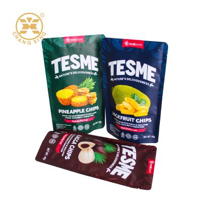 중국 맞춤형 인쇄 스탠드업 파우치 디자인 감자칩 포장 플라스틱 바나나 코코넛칩 포장 건조 식품 스탠드업 백 판매용