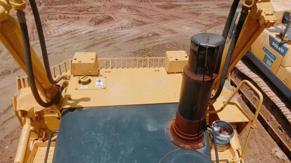 Quality TOSHIBA Hydraulic Cylinder Used Bulldozer KOMATS D375A for Heavy Duty Work for sale