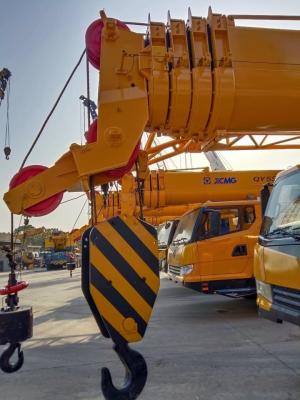 China 350 KN.m Momento de elevação nominal utilizado no guindaste de camião XCM QY70KC para operações pesadas à venda