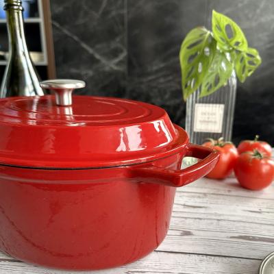 Китай Покройте эмалью овальный сотейник литого железа 4,5 кварты с функциональностью и стилем продается