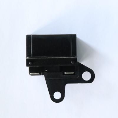 Cina 2000 tonnellate che premono la macchina per lo stampaggio di plastica verticale 6000 grammi di stampaggio industriale in vendita