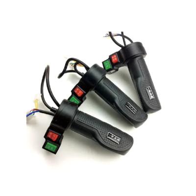 Cina Macchina per lo stampaggio ad iniezione verticale per cavo USB in vendita