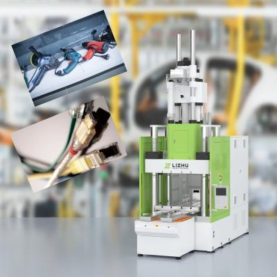 Cina Macchina di stampaggio a iniezione verticale personalizzata per materiali multi-plastici in vendita