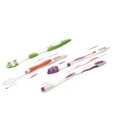 Cina Servo macchina per lo stampaggio ad iniezione di bottiglie in PET da 150 grammi 2000 tonnellate 2 colori in vendita