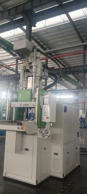 Cina Macchina di iniezione verticale in plastica a bordo di banco a singola diapositiva 2 stazioni in vendita