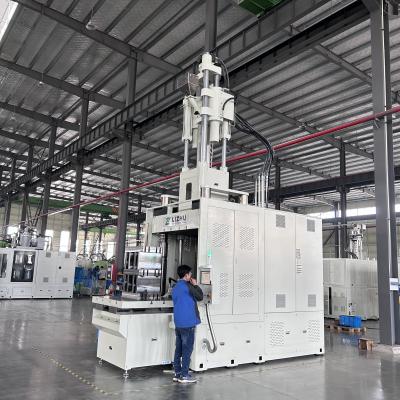 Cina Grande macchina verticale su misura dello stampaggio ad iniezione 250 tonnellate in vendita