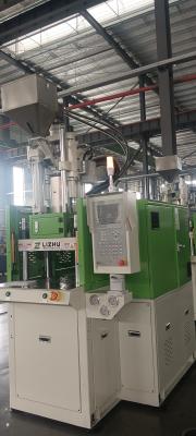 Cina Macchina verticale dello stampaggio ad iniezione con il certificato del CE in vendita
