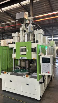 Cina LIZHU Low Table Rotary Vertical Injection Molding Machine per fabbriche efficienti in vendita