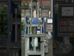 Vertical Plastic Injection Molding Machine