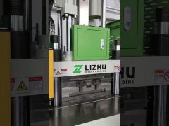 Vertical Plastic Injection Molding Machine With Single Slider Table