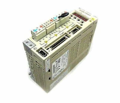 Cina Azionamento Yaskawa del servomotore di CA di SGDM-15DN un PUNTO Servopack di 0,5 AMP 32 in vendita