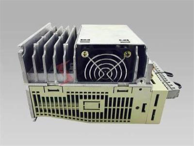 Cina Azionamento Yaskawa del servomotore di CA di SGDM-15DN un PUNTO Servopack di 0,5 AMP 32 in vendita
