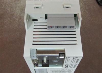 中国 Lenze ECSCA008C4Bサーボ ドライブ モジュールは入力パワー2PE DC 0 - 565ボルト/675Vを 販売のため