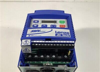 Cina Chilowatt 0,5 HP dell'INVERTITORE 0,37 di FREQUENZA dell'AZIONAMENTO di Lenze ESV371N01SXB NESSUNA TASTIERA STANDARD di COMMS in vendita
