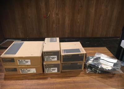 中国 三菱100W 3段階モーターHF-KP13新しいセットが付いている産業ACサーボ ドライブMR-J3-10T 販売のため
