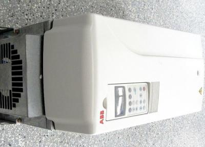 Cina Azionamenti ACS800 31A dell'invertitore 68672929 di frequenza ACS800-U31-0020-5 singoli in vendita