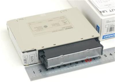 Cina Omron C200H-0C225 HA PRODOTTO il CONTATTO del MODULO MODULO di USCITA del RELÈ di MANICA di 2/8 di AMP 250 VAC/24 VCC 16 in vendita