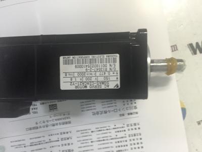Cina SGM-04UWB4CL Servomotore Ac Servomotore industriale Yaskawa 200V 3000RMP in vendita