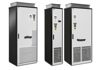 Cina ACS880-07-0900A-7 Abb Frequency Converter 3AUA0000170005 ACS880 Cabinet costruito con un'unica trazione in vendita
