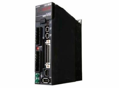 Cina OMRON R88D-KT04L Servo AC 100 ~ 120VAC Fornitura 4.6A 120V Carico 400 W SERVO DRIVER in vendita