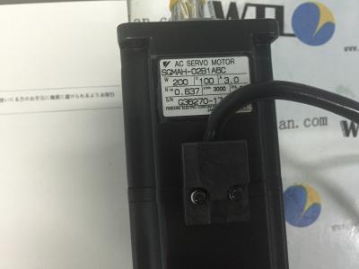 Cina Yaskawa AC Industrial Servo Motor SGMAH-02B1A6C 200W 200V NUOVO in vendita