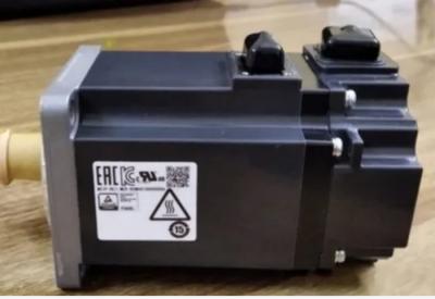 Cina Yaskawa SGMRV-30ANA-YR12 SERVO MOTORE 23.6AMP 200V 3.7KW Servo drive in vendita