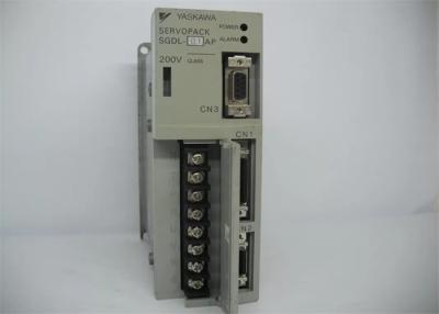 Cina Yaskawa SGDL-01AP Nuovi servo drivers industriali 200-230V in scatola in vendita