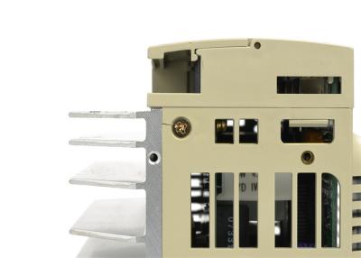 Cina Nuovo Yaskawa SGDL-03BP Servo Drive 3 fasi in scatola originale in vendita