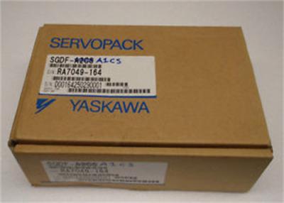 China Novo Yaskawa SGDF-A1CS AC Servo Amplificador 24V Original Novo à venda