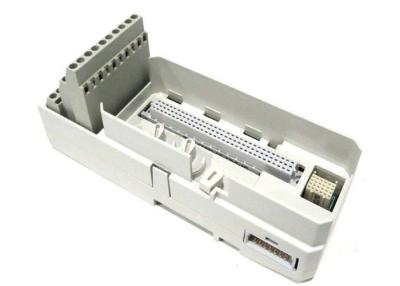 Cina ABB TU811V1 3BSE013231R1 Compact Module Termination Unit 1x8 terminali del segnale in vendita