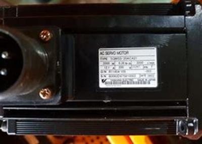 Cina Yaskawa SGMSS-20ACA21 Servo Motor Nuovo in scatola originale 220V in vendita