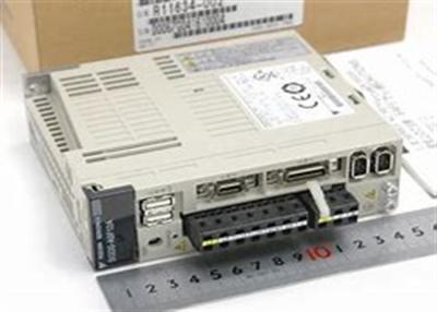 Cina Servo amplificatore Yaskawa SGDS-A5F12A Nuova scatola originale in vendita