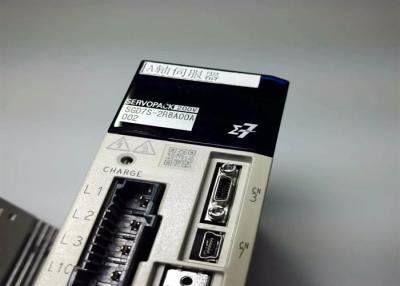 Cina Yaskawa SGD7S-2R8A00A002 200V AC Servo Drive Nuovo in scatola in vendita