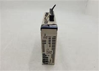 Cina Yaskawa 750W AC Servo Drives SGD7S-1R6A20A Nuovo in scatola originale in vendita