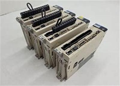 Cina Yaskawa 750W AC Servo Drives SGD7S-1R6A20A Nuovo in scatola originale in vendita