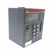 China PM582 PLC Controlador lógico programável ABB Novo Original à venda