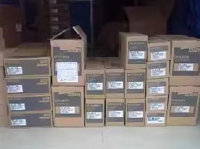 China O servo industrial de MR-J2S-20A-EG 200W conduz o amplificador servo de 1.8A DC284-326V Mitsubishi à venda