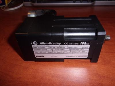 Cina ALLEN-BRADLEY MPL-A1510V-EJ42AA MPL-serie MPL 240V AC servomotore rotativo in vendita