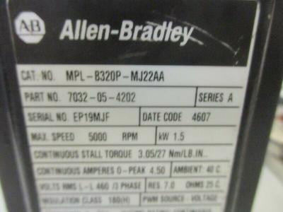 Cina ALLEN-BRADLEY MPL-B320P-MJ22AA Kinetix MPL Servomotore a bassa inerzia in vendita