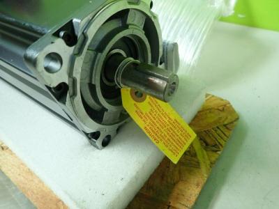 Cina ALLEN-BRADLEY MPM-B1151F-MJ72AA MPM-serie MPM 480V AC servomotore rotativo in vendita