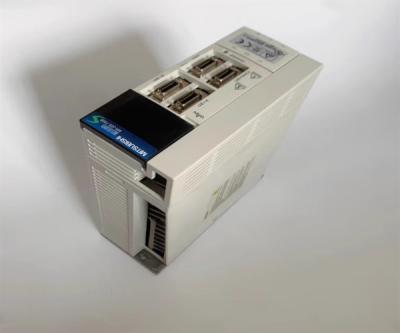 中国 MR-J2S-10A 三?? 産業用サーボドライバー増幅器 200-230 VAC周波数 販売のため