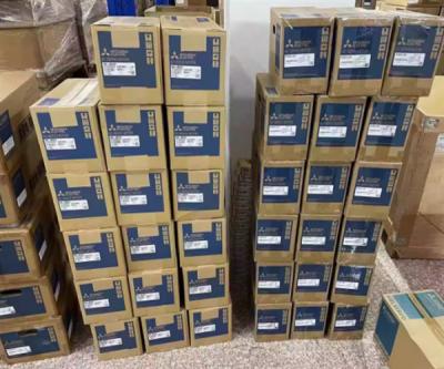 China Servo motor industrial 2000 r/min 750w de HC-UFS72BK Mitsubishi à venda