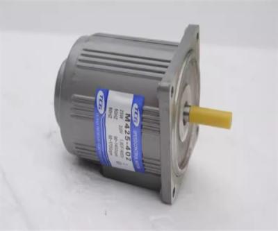 Cina VEXTA Servomotore industriale a ciclo chiuso 5IK60GU-SWM 5GU3.6KB con uscita nominale di 0,4kw in vendita