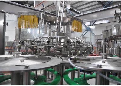Cina Riscaldamento di vapore elettrico 6000bph Juice Filling Machine in vendita