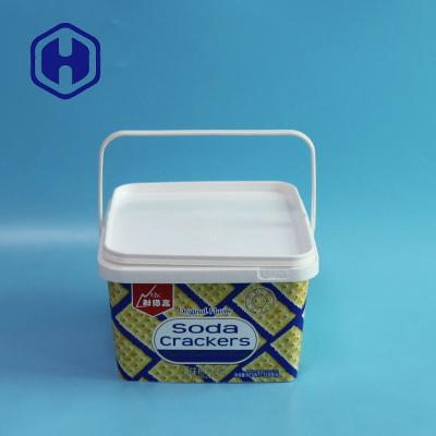 China Caja plástica de empaquetado vacía del cuadrado de la galleta 3L del bocado con la manija de la tapa en venta